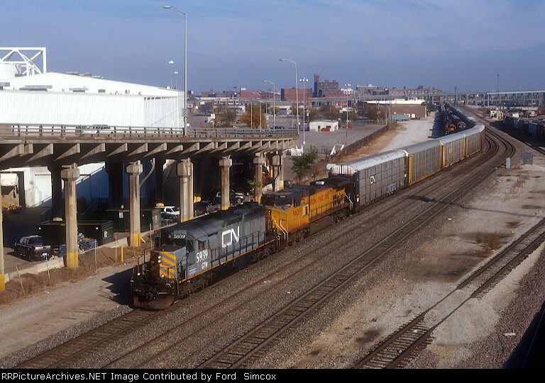 CN-GTW 5939 @ 23rd Street 2005